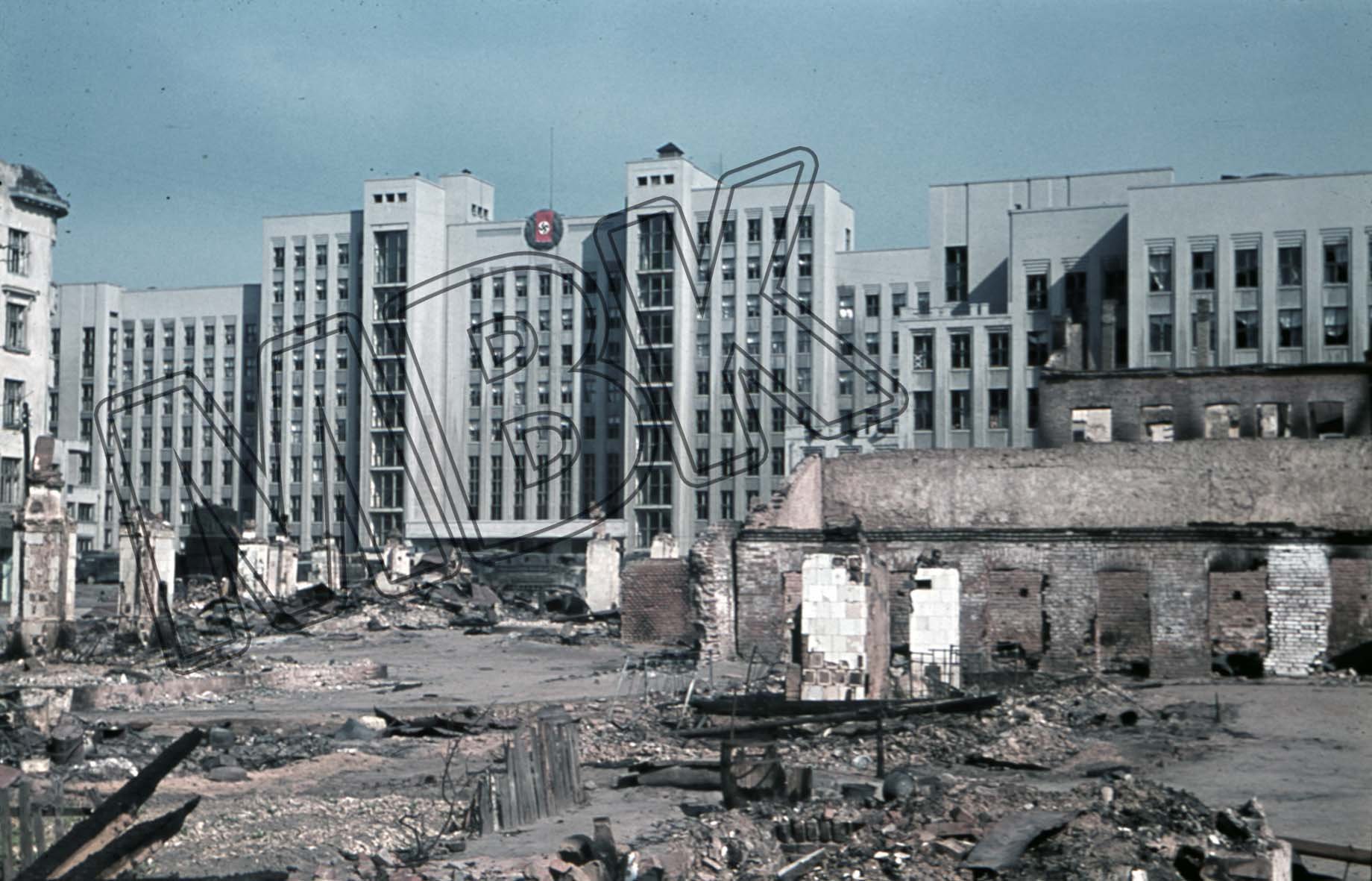 Fotografie: Gebäude des Obersten Sowjet, Minsk, 10. Juli 1941 :: Museum ...
