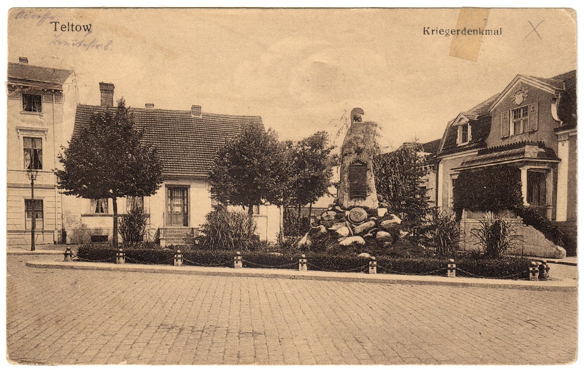 Teltow, Kriegerdenkmal am Zickenplatz 1914 (s/w) :: Heimatmuseum Stadt ...