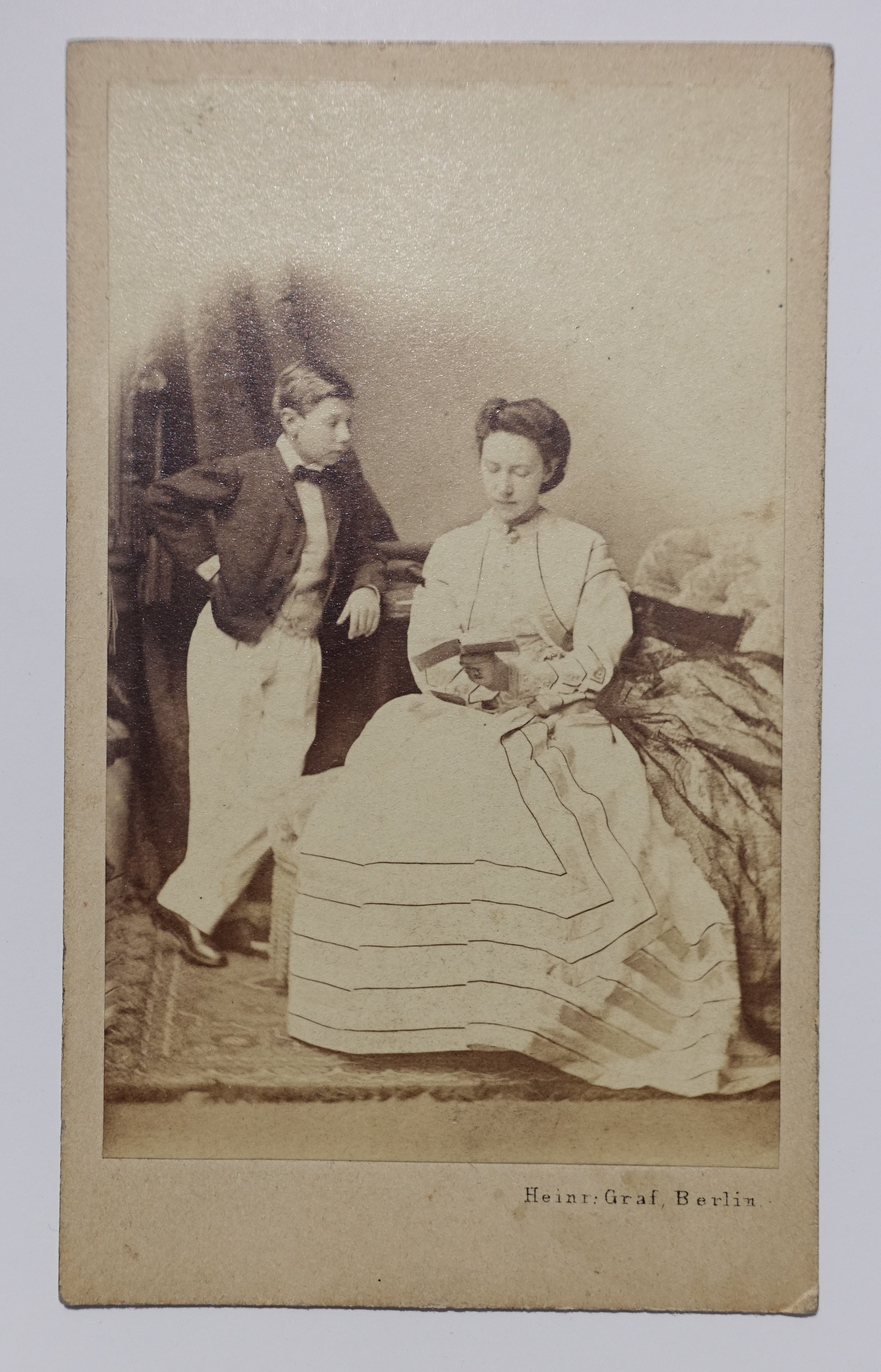 Landgräfin Anna mit Sohn :: Museum der Stadt Eschborn :: museum-digital ...