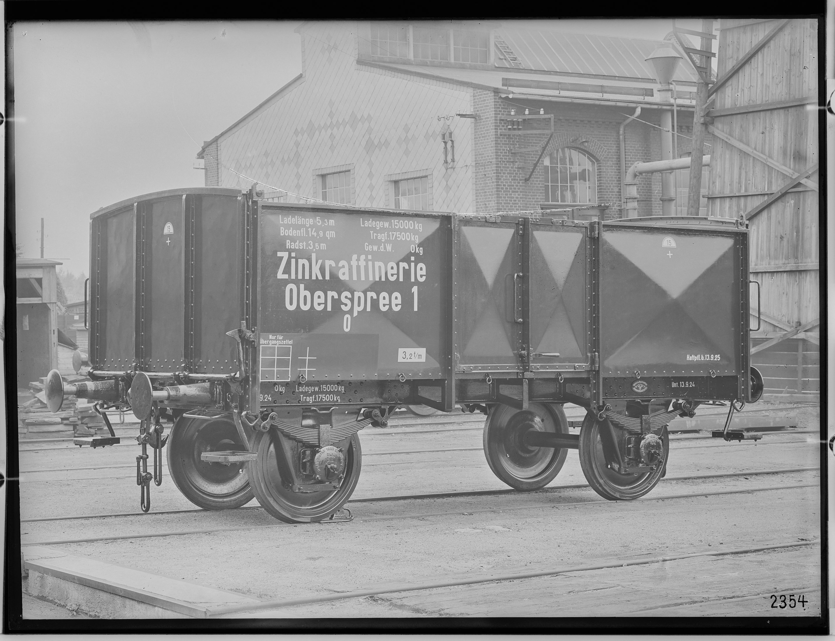 Fotografie: zweiachsiger offener eiserner Kohlewagen, Gattung O ...